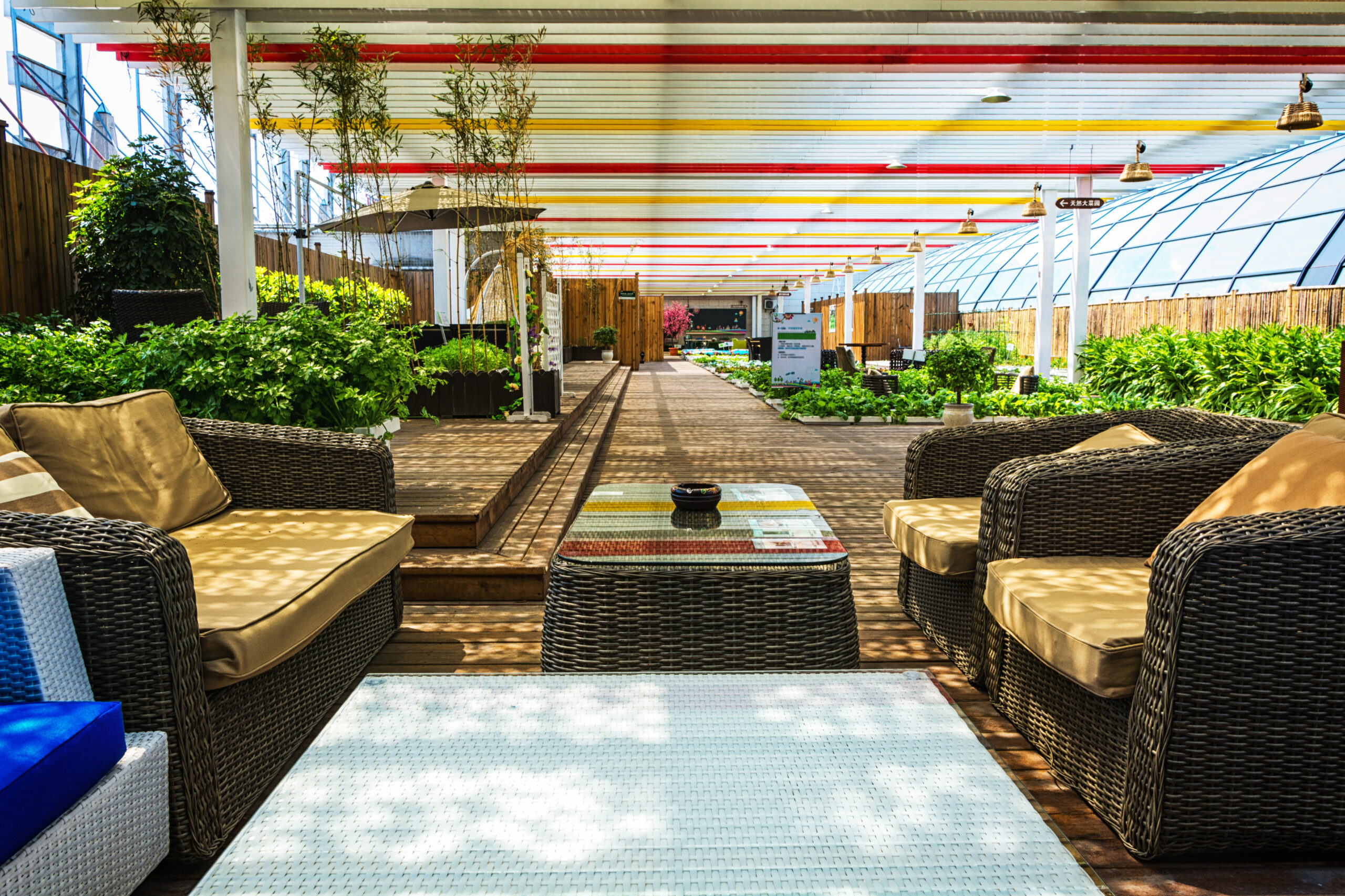 Creating the Perfect Lounge Setting for Offices & Lobbies in Oman | KR ...